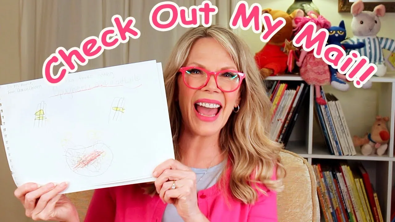 Check Out My Mail with Me! I Get the BEST MAIL from MY READING Friends ...