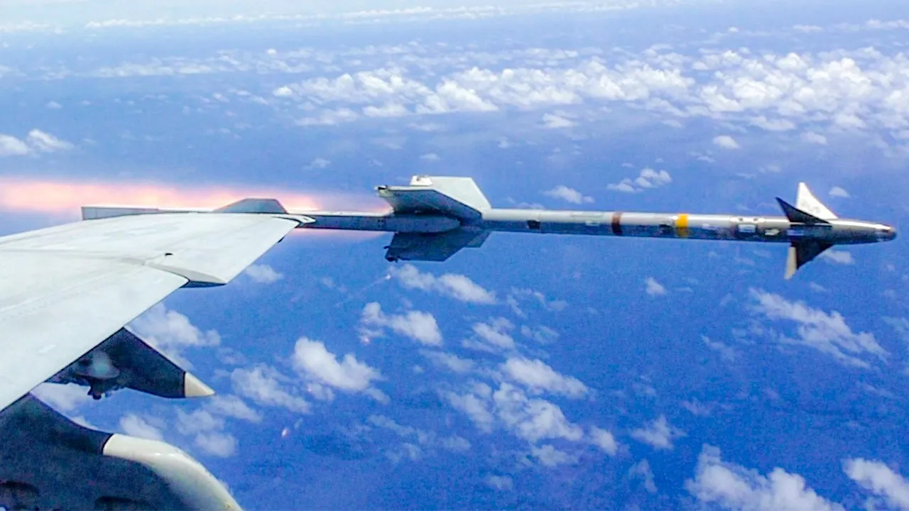 How the Warhead on the AIM-9 Sidewinder Works - Smarter Every Day 282 ...